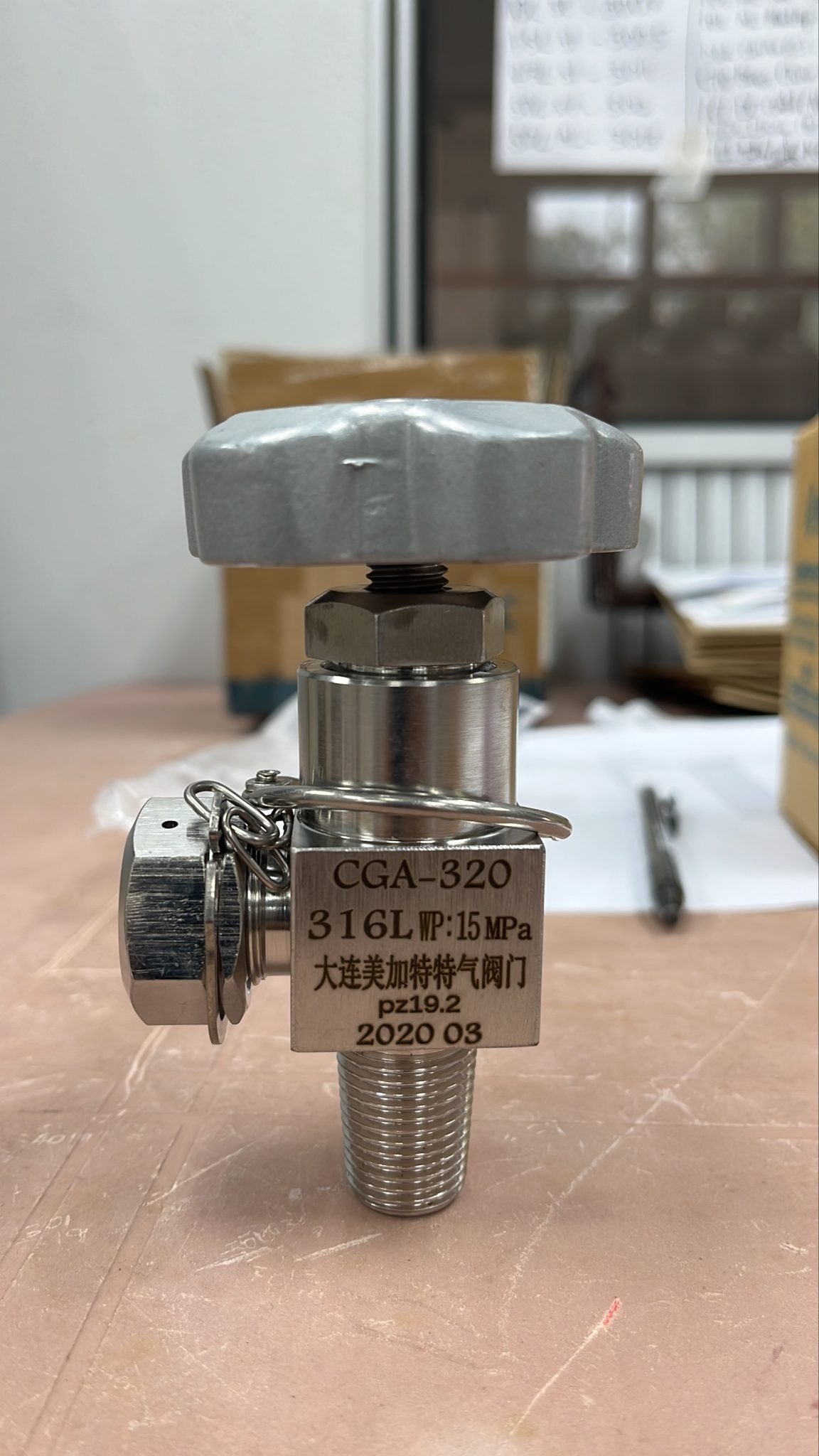 CGA 320 19E #4010 – Airgas